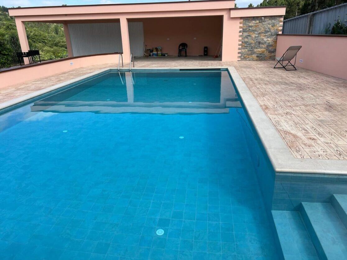 How to Decide the Color of Your Pool Water - Gres Aragón