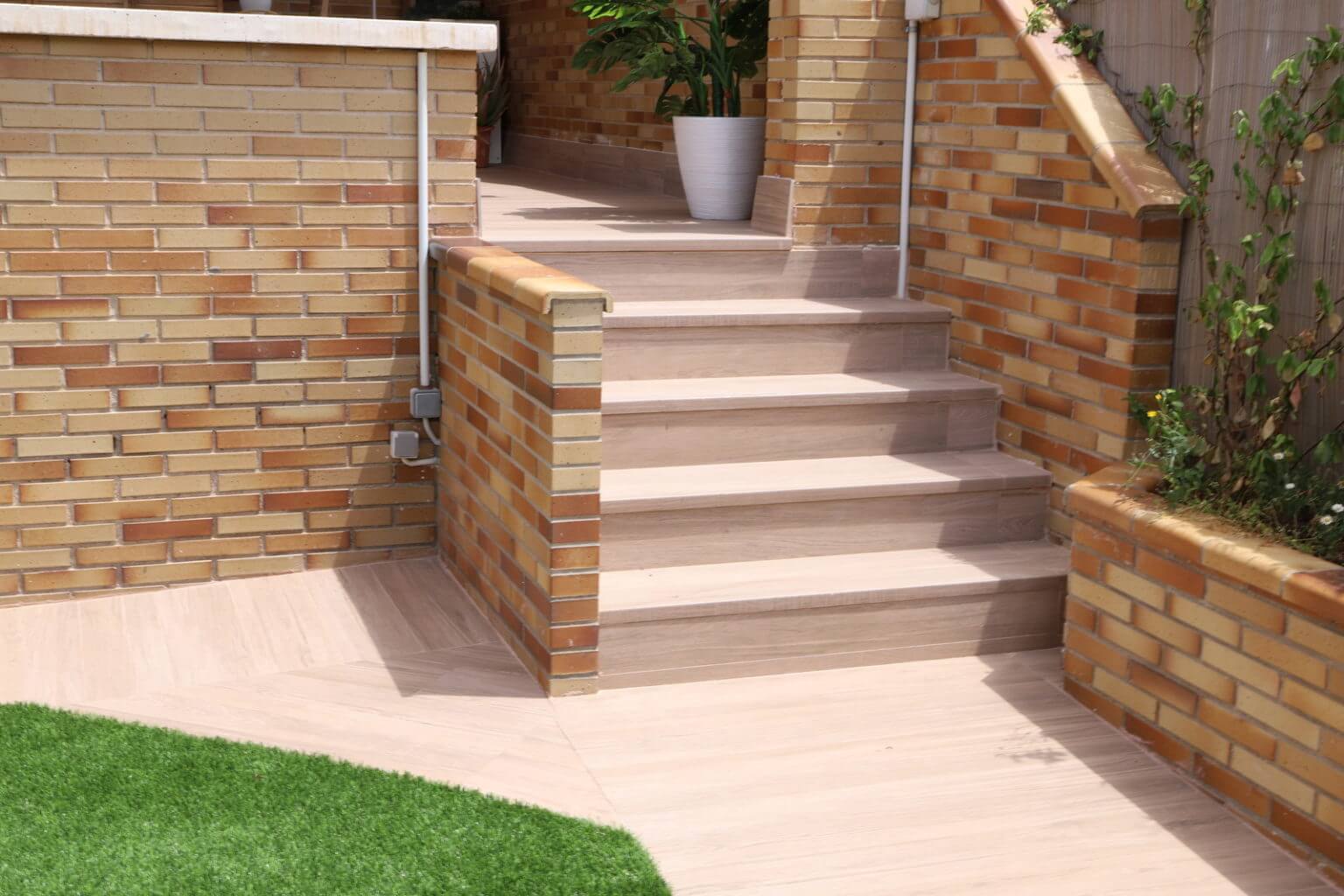 Peldaños para Escaleras Exteriores - Gres Aragón