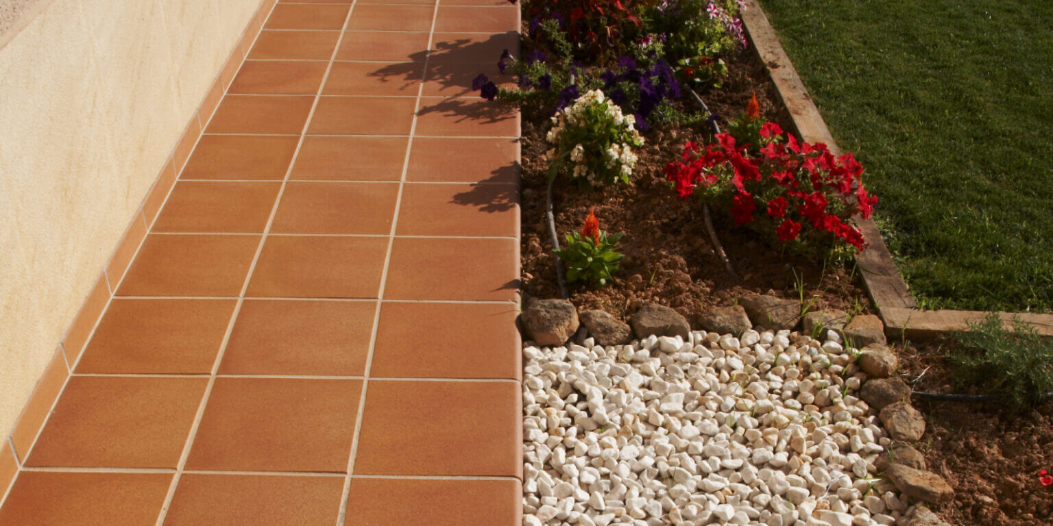 Decoración de exteriores: Cerámica exterior rústica natural